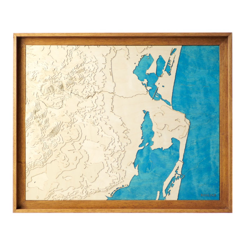 Topographic map of Leucate in wood